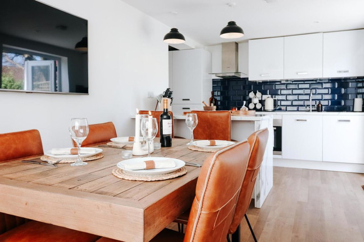 The Coachhouse By Solace Stays - Newport
