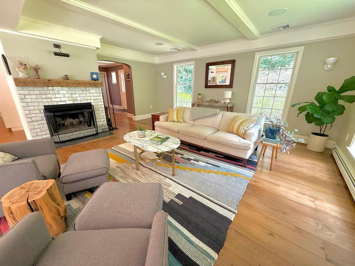 Beautiful House In The Woods, Huge Yard, Hot Tub - Great Barrington, MA