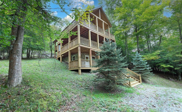 Cozy Stone Cabin Retreat Near Beech Ski Slopes - Banner Elk, NC