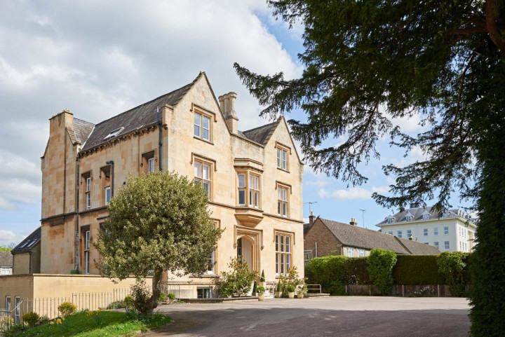 Cotswold Grange - Tewkesbury