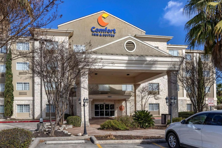 Comfort Inn & Suites Texas Hill Country - Boerne, TX