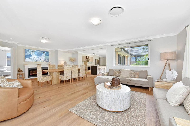 Lakeview Escape Waterfront Dream - Budgewoi