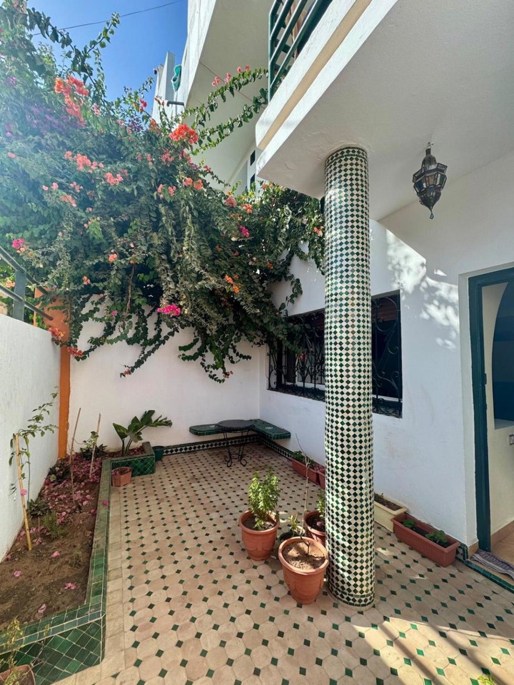 Elegant Riad Style Villa With A Traditional Moroccan Garden - 