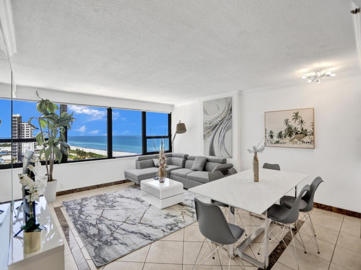 Beautiful Condo In Resort Beach Service 1004 - Miami Beach, FL