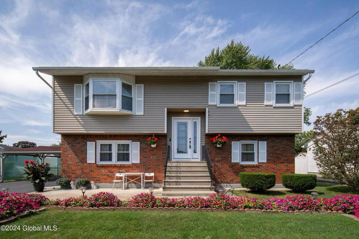Bright & Spacious Apartments Near Albany Airport - トロイ, NY