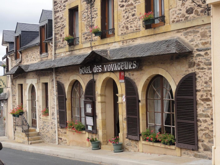 Hotel Des Voyageurs - Saint-Yrieix-la-Perche