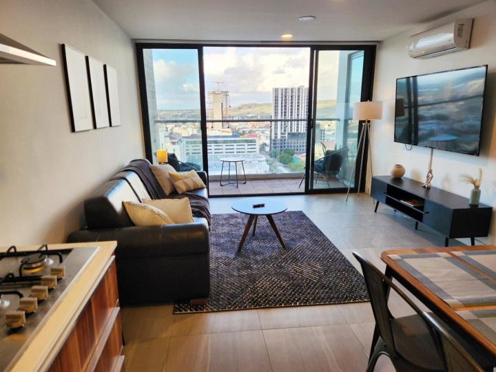 Downtown Apartment With Balcony City View, Gym & Lounge - 출라비스타