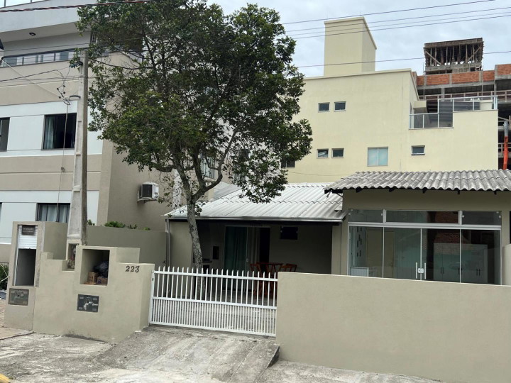 Casa Entre Dois Mares - Casa Bege - Porto Belo