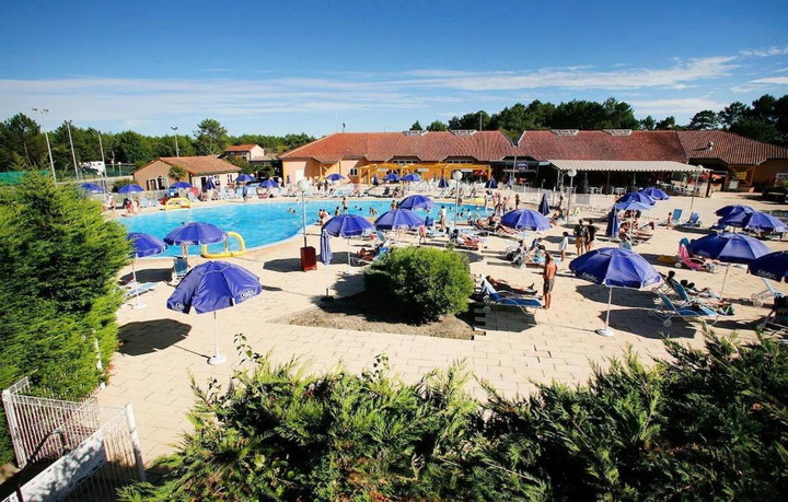 Jolie Maisonnette Dans Village Vacances Soustons Plage - Soustons