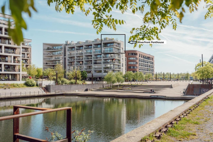 Stylish Riverfront Penthouse With Skyline View - Bad Homburg