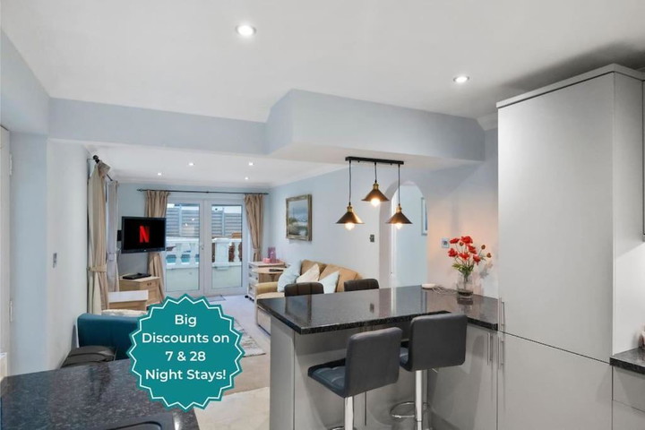 Miramont - Poolside Apartment - Guernsey