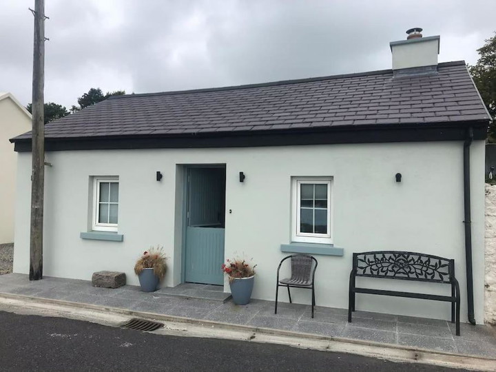 3 Quay Cottage Killala. Luxury Sea-front Cottage - Ballina