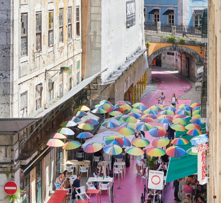 Sunny Pink Street Historical Apt, By Timecooler - Queluz