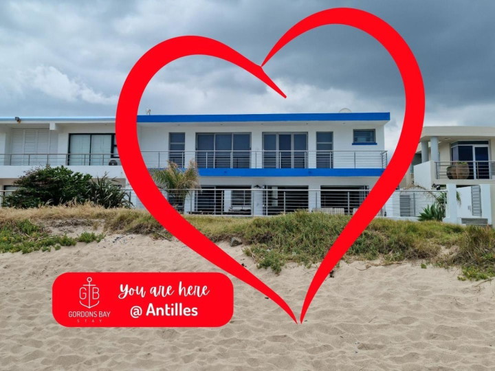 'Antilles'- 6 Bedroom Luxury Villa On The Beach, Sleeps 12 - Somerset West