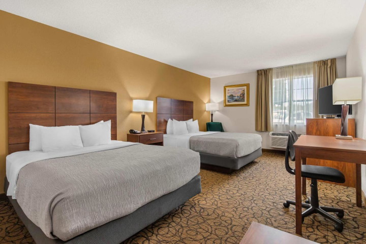 Quality Inn & Suites Manistique - Michigan