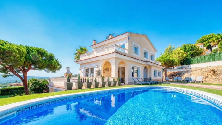 Costacabana - Villa Ibiza - Blanes