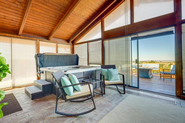 Scenic Santa Fe Vacation Rental W/ Views + Hot Tub - Santa Fe, NM