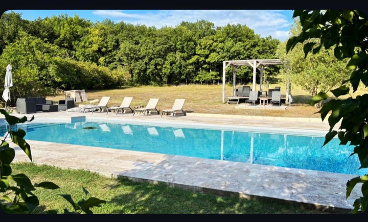 Beautiful Pigeonnier With Sensational Surroundings - Villeneuve-sur-Lot