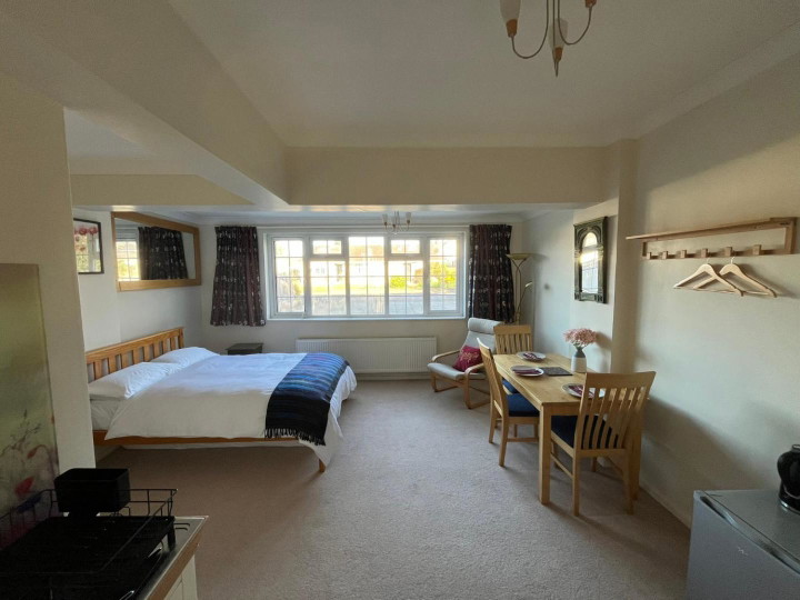 The Bunting - Sevenoaks