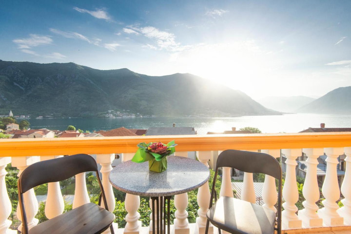 Apartment Ena With Amazing Sea View - 코토르