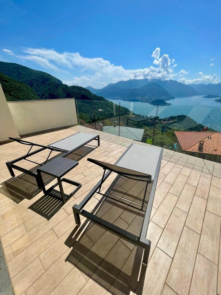The View!!! By Design Studio - Bellano