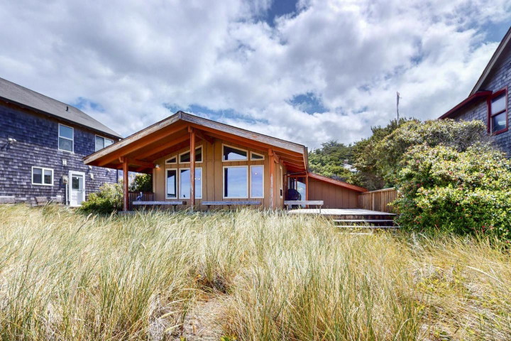 Little Pink Beach House - Manzanita, OR