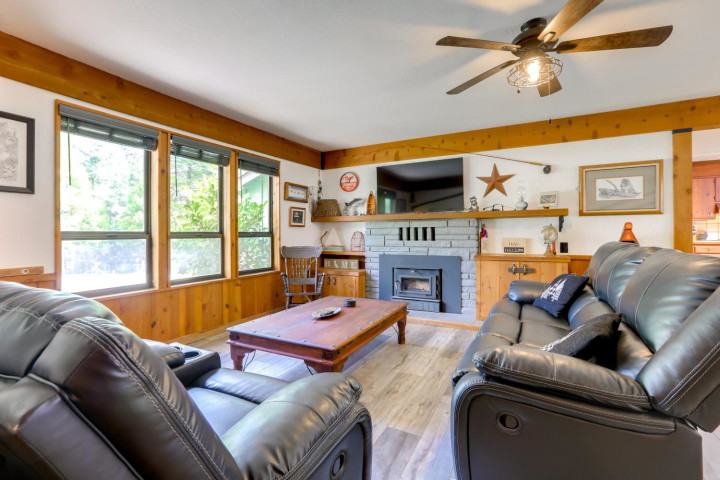 1 Mi To Lake: Hot Tub Haven In Pollock Pines! - Pollock Pines, CA
