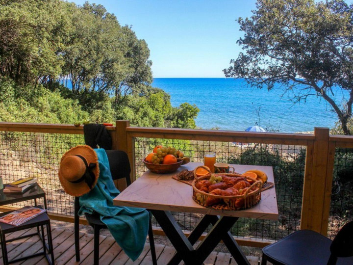 Bungalow Cosy Avec Terrasse - 2 Pers. - Api-1-52-1974 - Haute-Corse