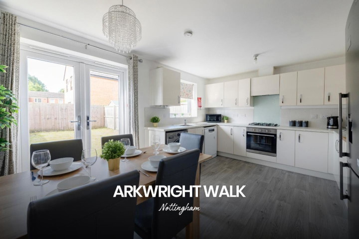 Gorgeous 4-bed Home In Nottingham By Renzo, Free Driveway Parking, Great Location! - Nottingham