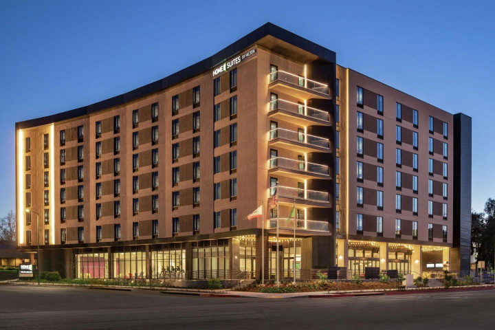 Home2 Suites By Hilton Woodland Hills Los Angeles - Los Angeles