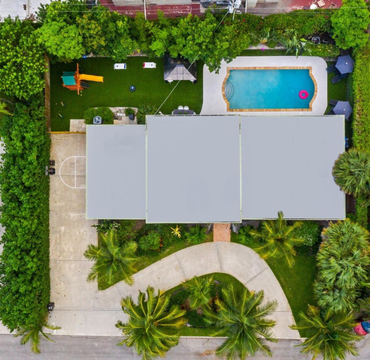 Family Retreat Wheated Pool Game Room - West Palm Beach, FL