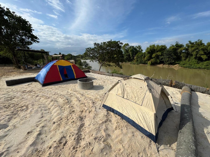 Riverland Camp - Cambodia