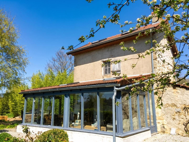 Maison Charmante à Charron Avec Piscine Partagée - Creuse