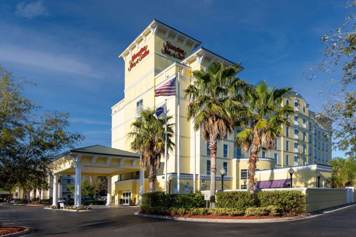 Hampton Inn & Suites Jacksonville Deerwood Park - Jacksonville, FL