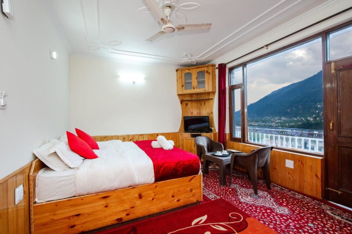 Hotel Chatanya Manali - Manali