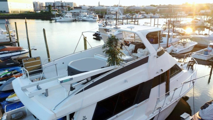 Romantic Condo @ Ocean 3-deck Yacht - Brooklyn, NY
