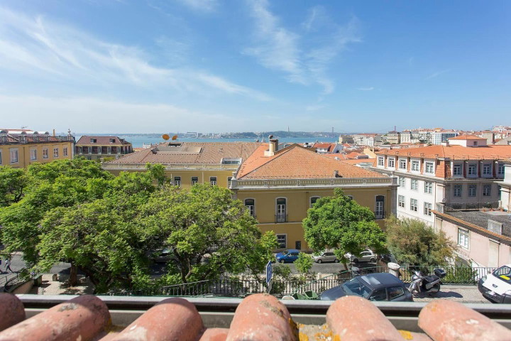 River View Apartment In Castelo Historic Lisbon One Bedroom - Lizbona