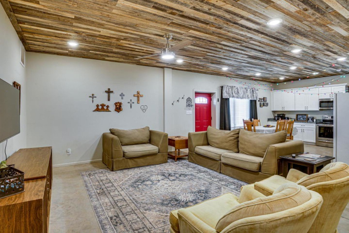 9 Mi To Dtwn: Barndominium In Lubbock - Lubbock, TX