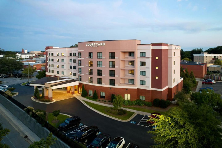 Courtyard By Marriott Carrollton - Carrollton, GA
