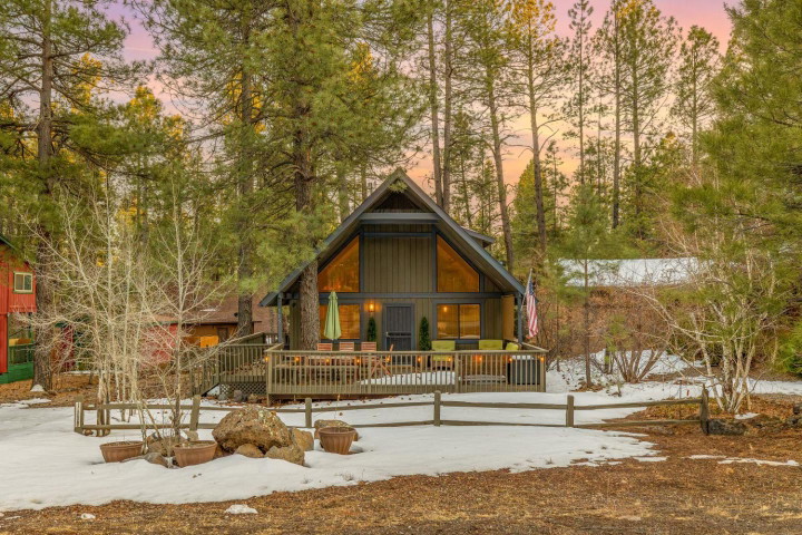 Stylish Cozy Cabin Retreat In Munds Park - Munds Park, AZ