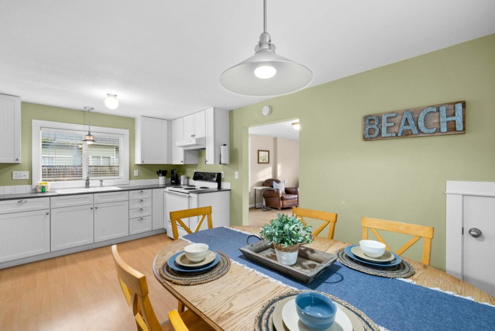 Alpine Coast Cottage - Meredith Lodging - Rockaway Beach, OR