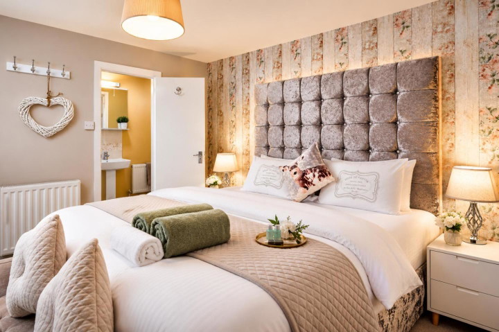 Devon Guest House - Lytham St Annes