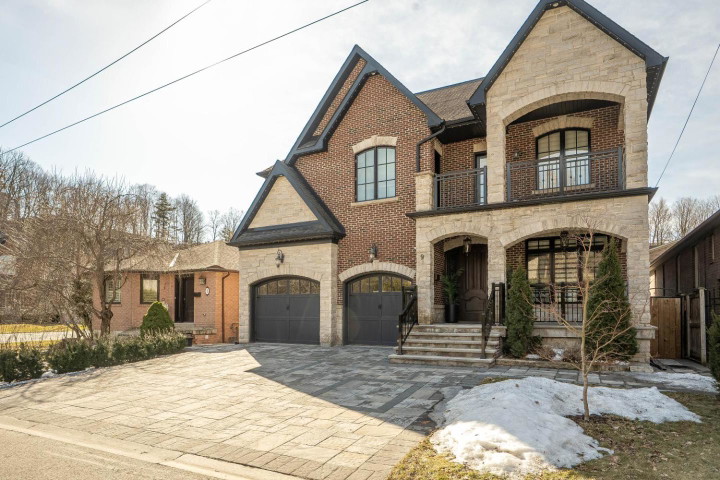 Luxury 2br Suite King Bed, Fireplace & Parking - Vaughan