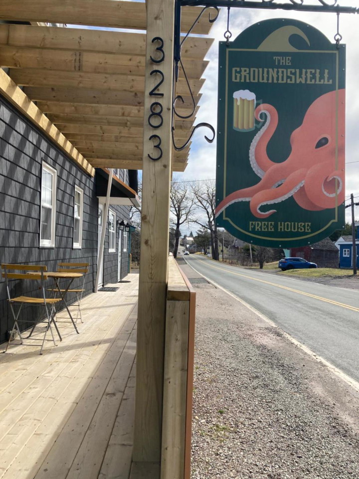 Groundswell Pub & Inn - Cape Breton Island