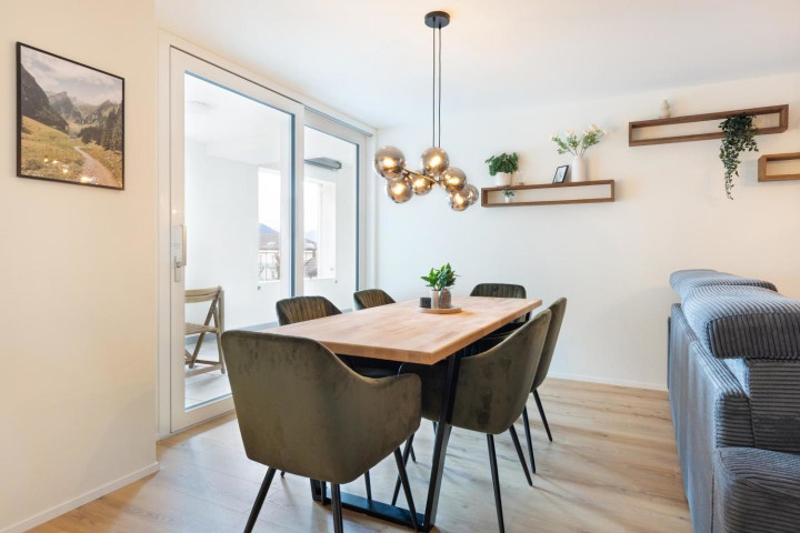 Spacious & Modern Apt - Balcony & Parking - Spiez