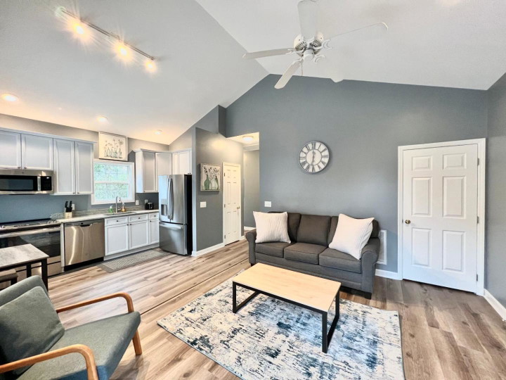 Charming, Beautiful, Treetop Loft, Prime Location - Wilmington, NC