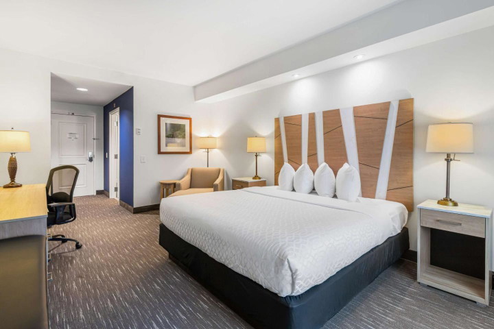 Best Western Plus Westgate Inn And Suites - Leland, NC