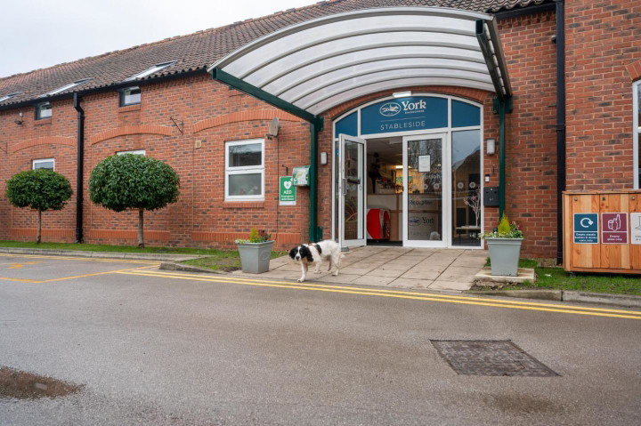 Stableside Hotel At York Racecourse - York