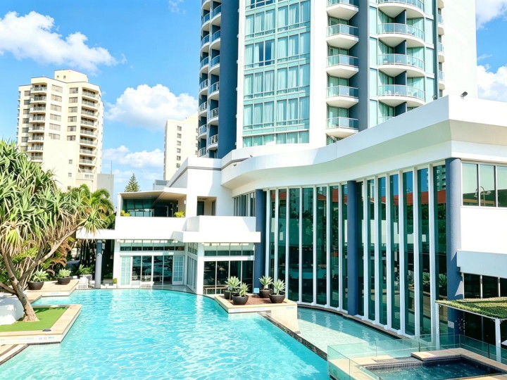 Legends Hotel Go Go Stay - Broadbeach