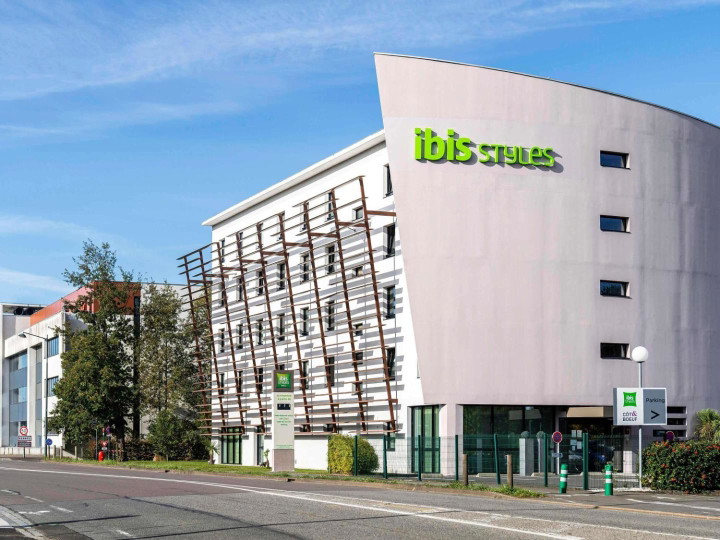 Ibis Styles Rennes Cesson - レンヌ